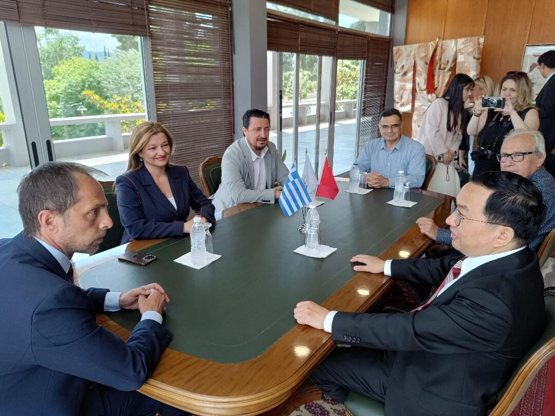 Αρχαία Ολυμπία: Συνάντηση του Πρέσβη της Κίνας στην Ελλάδα με τον ...